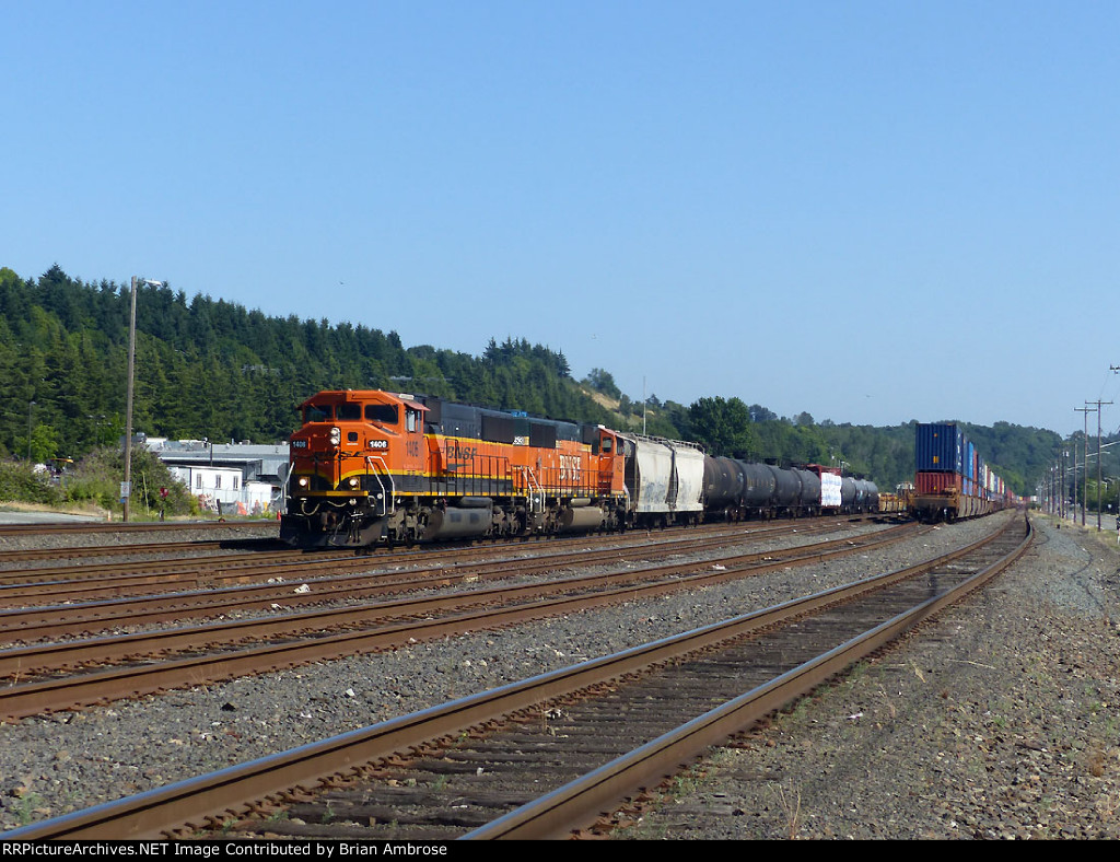 N/b BNSF Crew 4